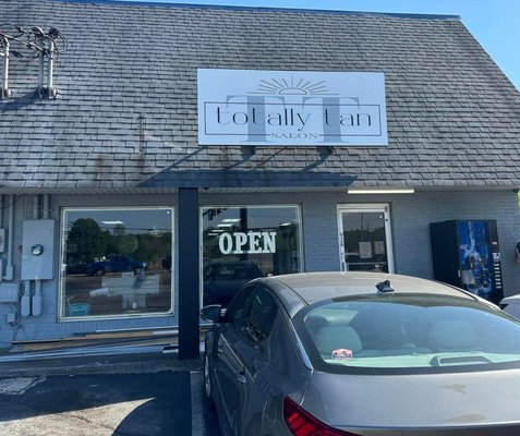 TOTALLY TAN SALON - Updated March 2025 - 12 Photos - 939 Dolly Parton ...
