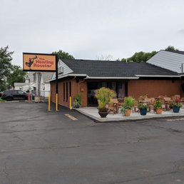 THE HOWLING ROOSTER - Updated January 2026 - 497 Photos & 386 Reviews ...