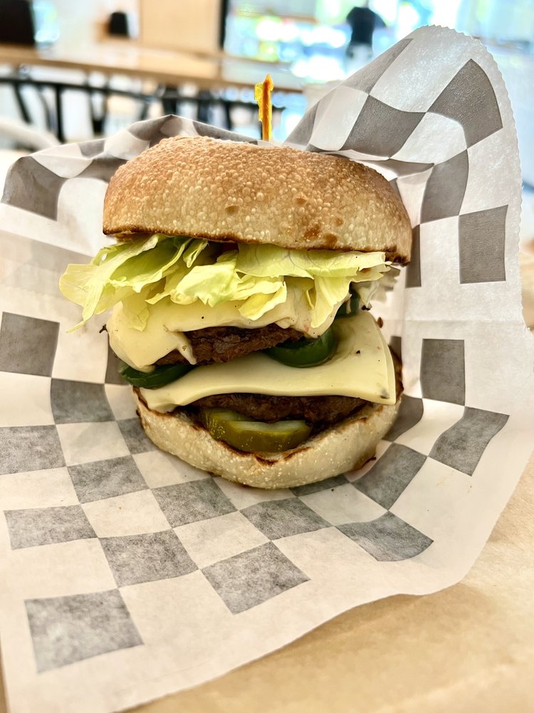 BULLSEYE BURGERS AND CHICKEN - Updated November 2025 - 61 Photos & 87 ...