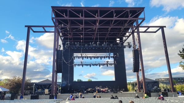 HAYDEN HOMES AMPHITHEATER - 34 Photos & 54 Reviews - Music Venues - 344 SW Shevlin Hixon Dr ...