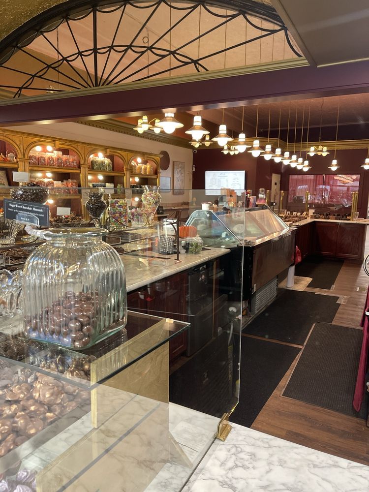 CHOCOLATERIE STAM - HANNIBAL - Updated December 2025 - 29 Photos & 26 ...