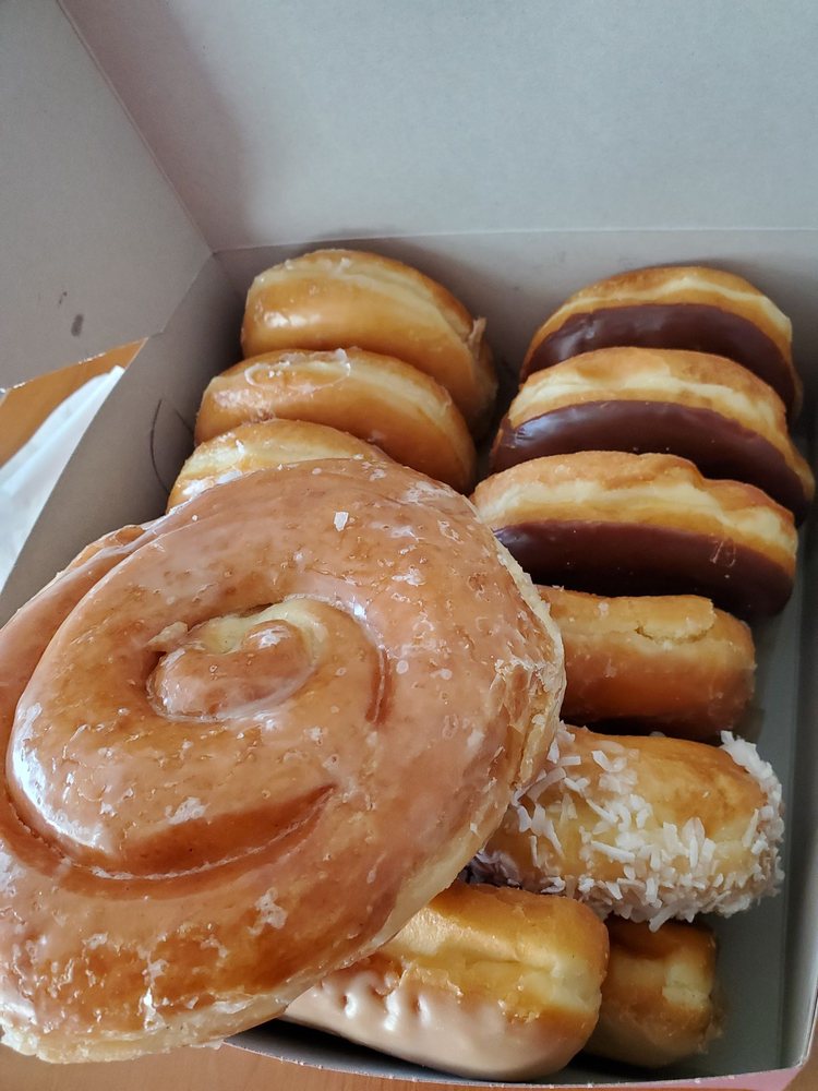 FRESH DOUGHNUTS - Updated March 2025 - 16 Photos & 17 Reviews - 172 E ...