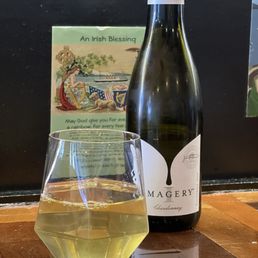 THE INISHSHOR - Updated July 2025 - 35 Photos & 14 Reviews - 16 Main St ...