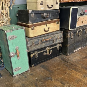 MEMORY DEN ANTIQUE MALL - Updated October 2025 - 236 Photos & 56 ...