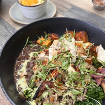 DISTRICT KITCHEN - ANDERSON LANE - Updated October 2024 - 496 Photos ...