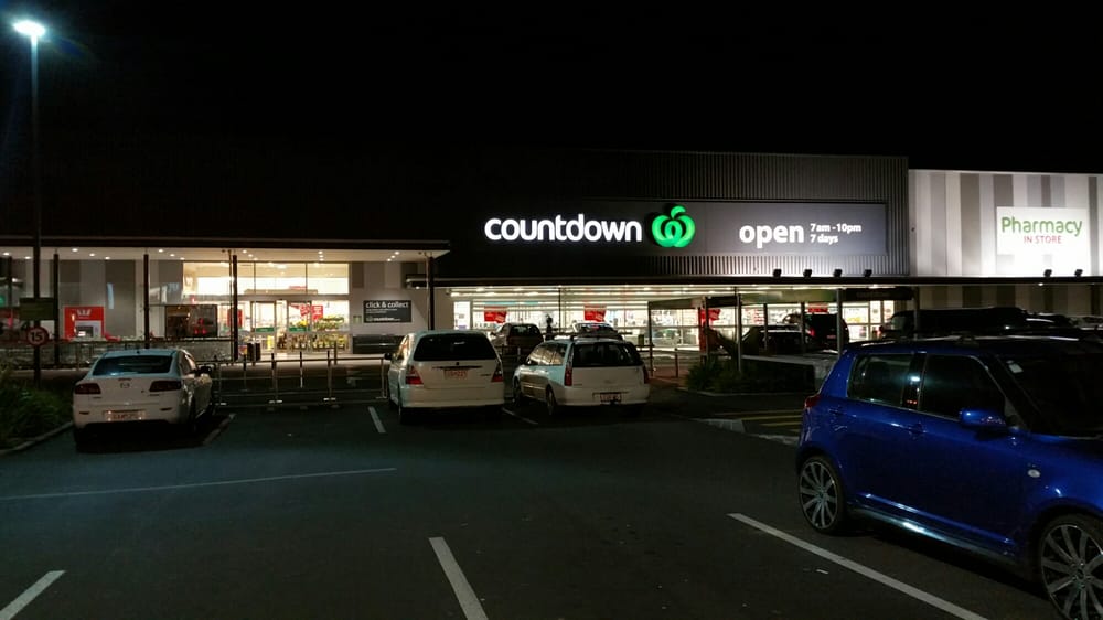 COUNTDOWN LINCOLN ROAD - Updated January 2026 - 185-187 Universal Dr ...