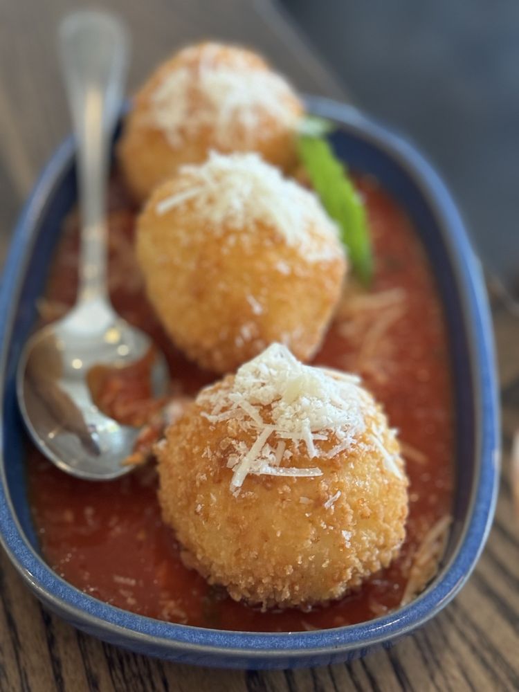 LUOGO - Updated July 2025 - 655 Photos & 432 Reviews - 211 12th Ave S ...