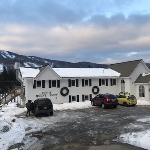 THE STAGGER INN - Cocktail Bars - 20 Upper Handle Rd, Dover, VT