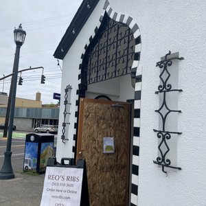 REO’S RIBS - 98 Photos & 160 Reviews - 4211 NE Sandy Blvd, Portland, OR ...