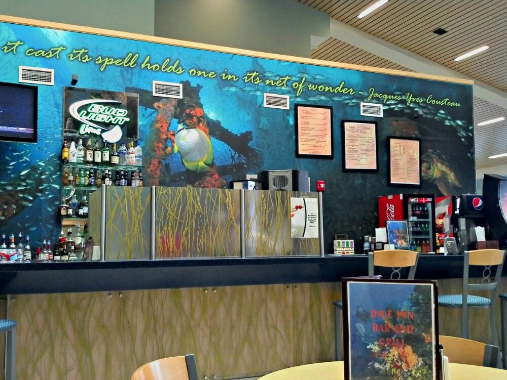 DIVE INN BAR & GRILL - Updated December 2025 - 6300 W Bay Pkwy, Panama ...