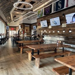 THE REDD DOG - Updated July 2025 - 63 Photos & 43 Reviews - 10598 NE ...