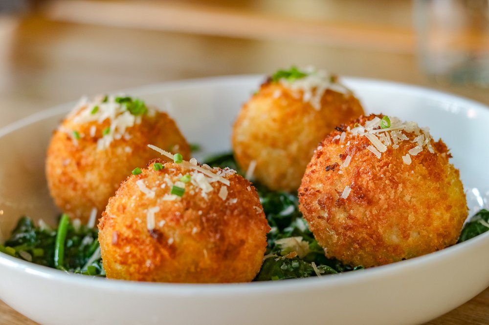 BACIO ITALIANO - 113 Photos & 146 Reviews - Pizza - 943 E University ...