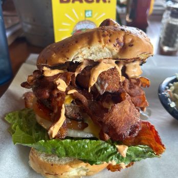 LICARI’S BAR AND GRILL - Updated December 2025 - 71 Photos & 63 Reviews ...