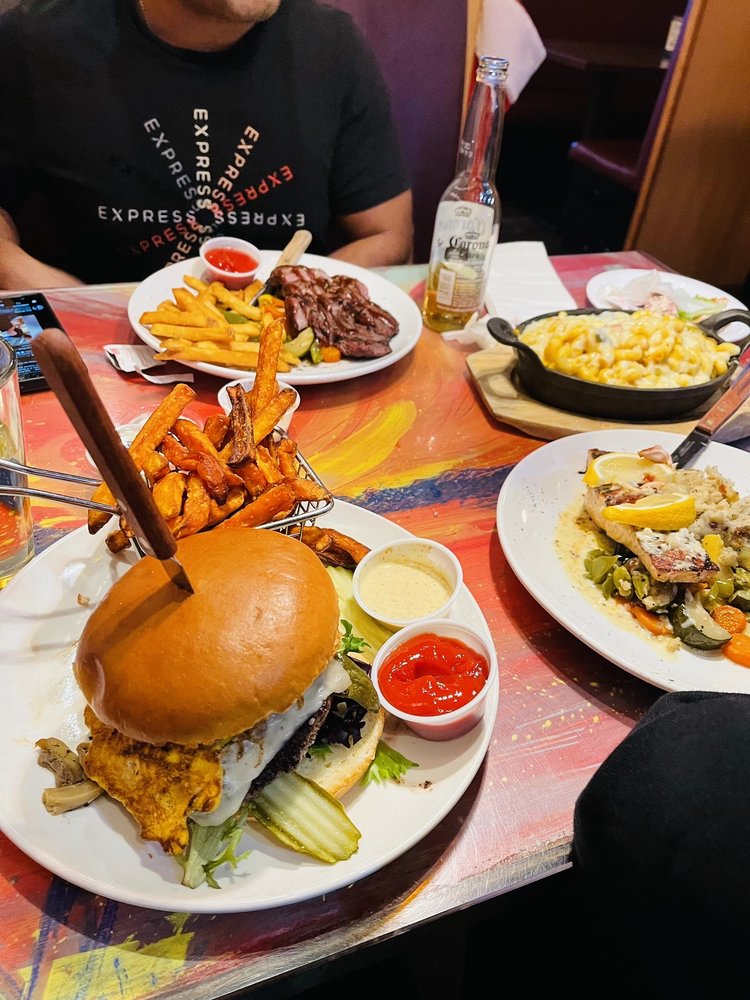 TWIGGS - 122 Photos & 161 Reviews - 24 N Main St, St. Albans, Vermont ...