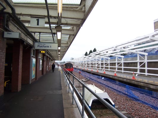 STANMORE LONDON UNDERGROUND STATION - Updated October 2025 - 11 Photos ...