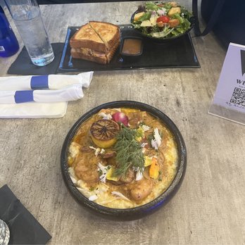 WEEZY’S - Updated June 2024 - 76 Photos & 27 Reviews - 200 Bennett St ...