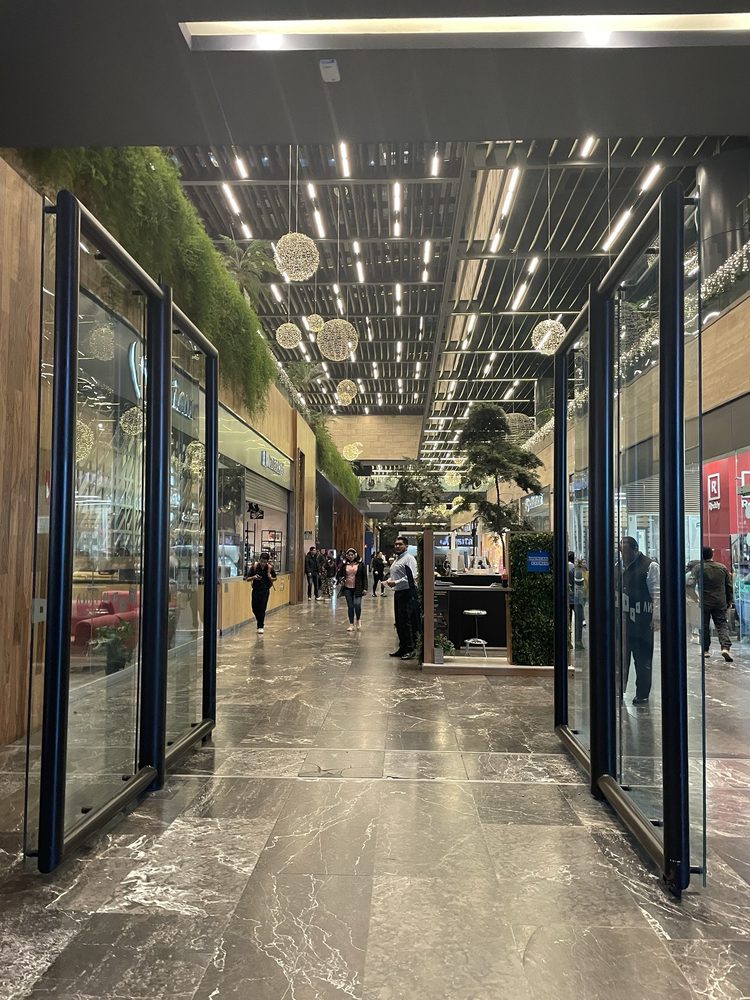 PLAZA MIYANA - Updated November 2024 - Avenida México, La Magdalena ...