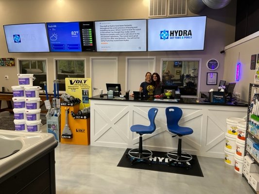 HYDRA HOT TUBS & POOLS - Updated January 2026 - 10 Photos - 261 N ...