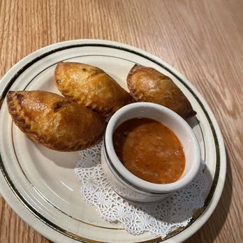 LEÑA - Updated December 2024 - 130 Photos & 31 Reviews - 2720 Brush St ...