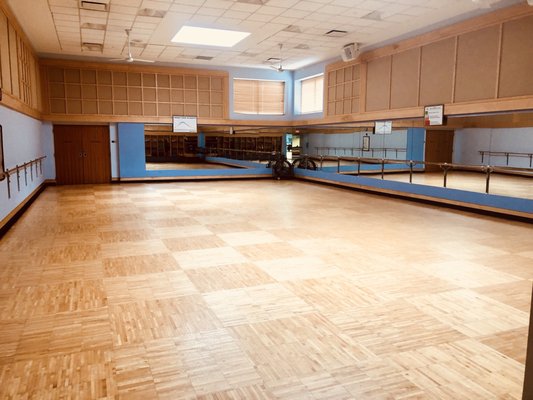 MIDDLEBURG HEIGHTS COMMUNITY CENTER - Updated October 2025 - 27 Photos ...