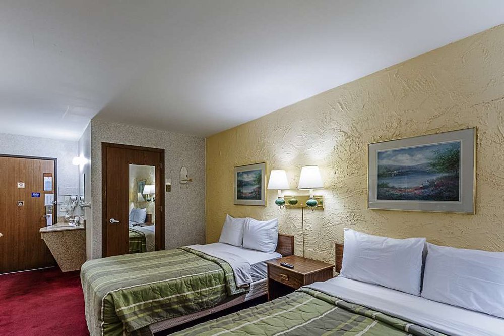 MOTEL 6 - Updated September 2025 - 42 Photos - 210 N Westhill Blvd ...