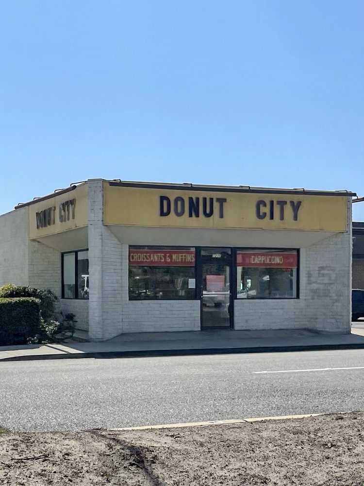 DONUT CITY - Updated May 2025 - 47 Photos & 107 Reviews - 1210 Pacific ...