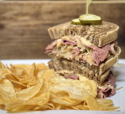 THE KNICKERBOCKER TAVERN - Updated July 2025 - 223 Photos & 255 Reviews ...