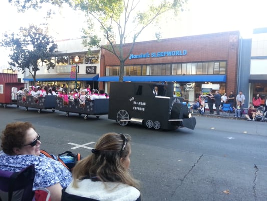 THE WALNUT PARADE - Updated April 2025 - Main St, Walnut Creek ...