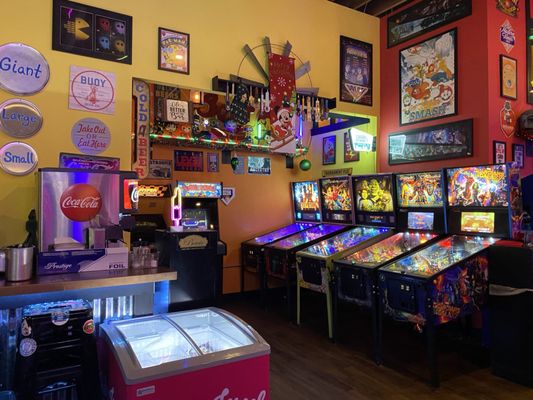 RETRO PIZZA - Updated January 2026 - 24 Photos & 21 Reviews - 510 Trade ...