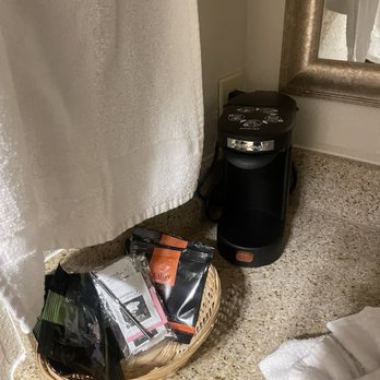 LOMPOC VALLEY INN AND SUITES - Updated December 2025 - 73 Photos & 13 ...