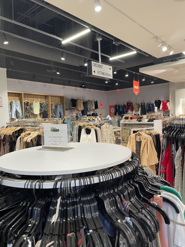 STICHIC - Updated August 2025 - 14 Photos - 3301 E Main St, Ventura ...