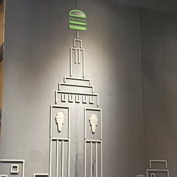 SHAKE SHACK HERALD SQUARE - Updated September 2024 - 639 Photos & 432 ...