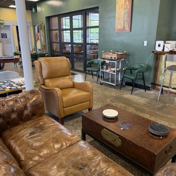 GRIFFIN LOUNGE - Updated January 2026 - 100 Photos & 25 Reviews - 108 E ...