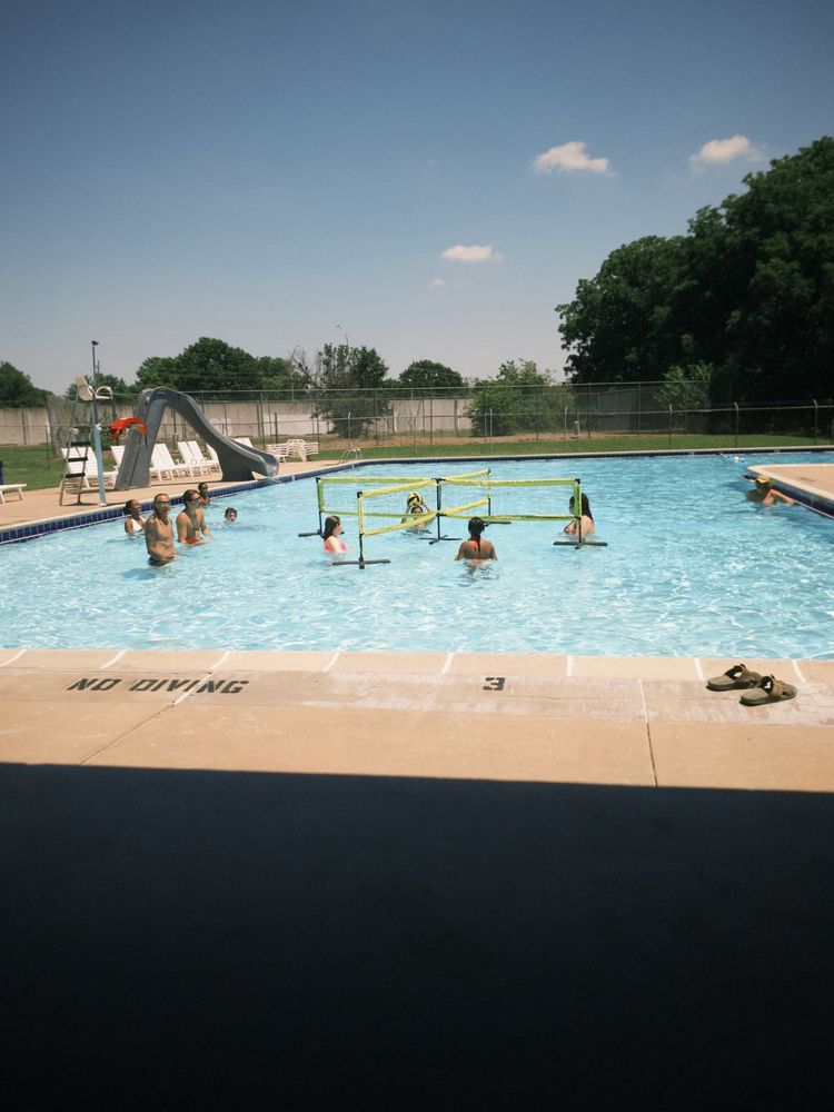 LONGVIEW LAKE ESTATES SWIMMING POOL - Updated December 2025 - 12 Photos ...