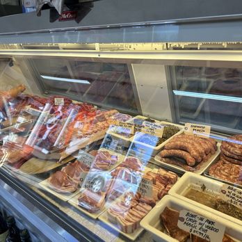 THE BOOZY PIG - Updated February 2025 - 522 Photos & 213 Reviews - 3255 ...