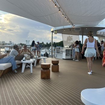 THE SHORELY - Updated January 2025 - 73 Photos & 27 Reviews - 849 ...