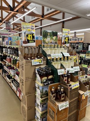 NEW HAMPSHIRE LIQUOR & WINE OUTLET - Updated October 2025 - 103 Photos ...