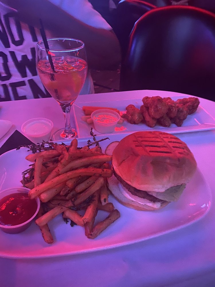 HOOPS CABARET & SPORTS BAR - 38 Photos & 27 Reviews - 48 W 33rd St, New ...