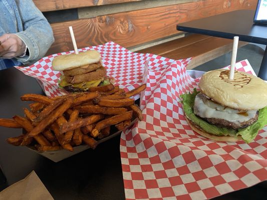BURLY BURGER - Updated August 2025 - 15 Reviews - 3484 S 25th E, Idaho ...