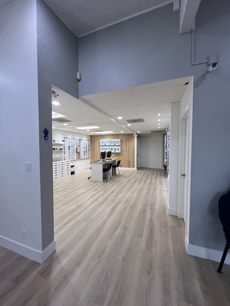 THE OPTOMETRY CENTER - Updated December 2025 - 25 Photos & 111 Reviews ...