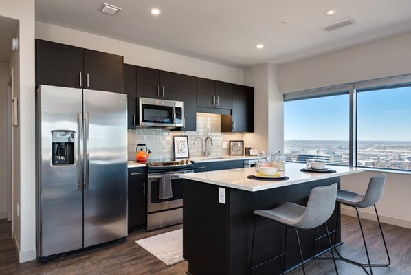 COMMERCE TOWER APARTMENTS - Updated December 2025 - 56 Photos & 18 ...