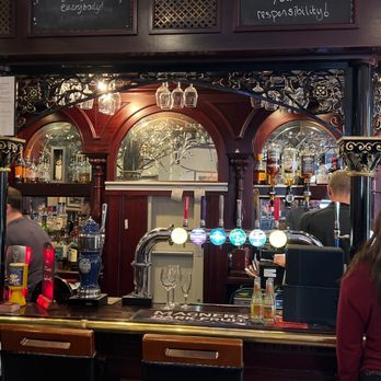 THE CASTLE TAVERN - Updated June 2025 - 52 Photos & 53 Reviews - 1 View ...