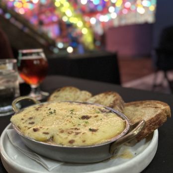 HUBBARD INN - Updated January 2025 - 504 Photos & 273 Reviews - 110 W ...