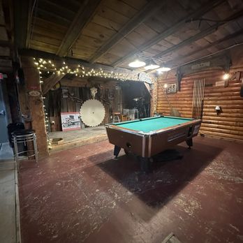 WATERHOLE SALOON - Updated October 2025 - 57 Photos & 31 Reviews - 209 ...