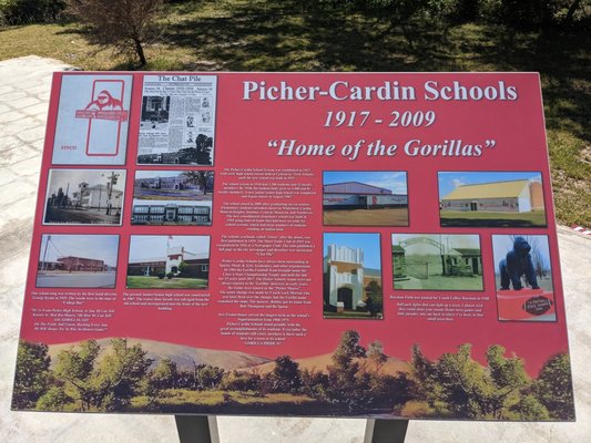 MEMORIAL PARK - Updated March 2025 - 13 SW Treece Ave, Baxter Springs ...