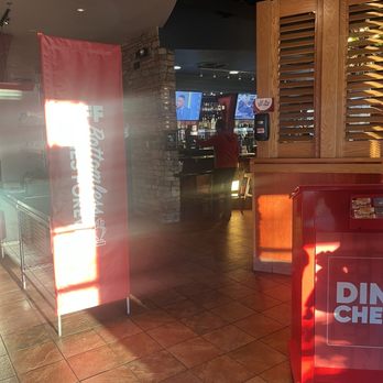 RED ROBIN GOURMET BURGERS AND BREWS - Updated December 2024 - 340 ...