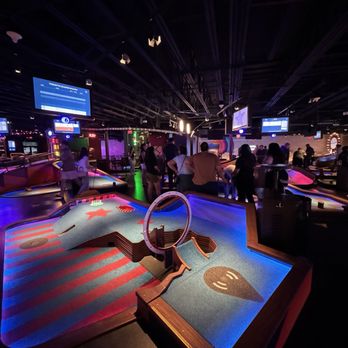 PUTTSHACK - ADDISON - Updated July 2025 - 341 Photos & 166 Reviews ...