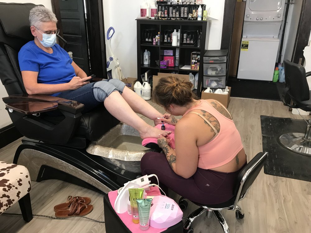 STUDIO 101 SALON - Updated June 2024 - 12 Photos - 1290 Richwood Ave ...