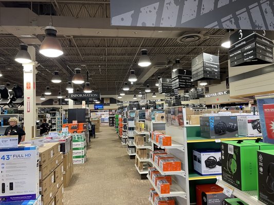 MICRO CENTER - Updated September 2024 - 36 Photos & 206 Reviews - 747 ...