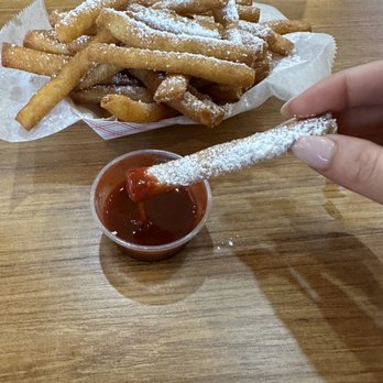 TASTY TAILS - 348 Photos & 204 Reviews - 4950 Beltline Rd, Dallas ...